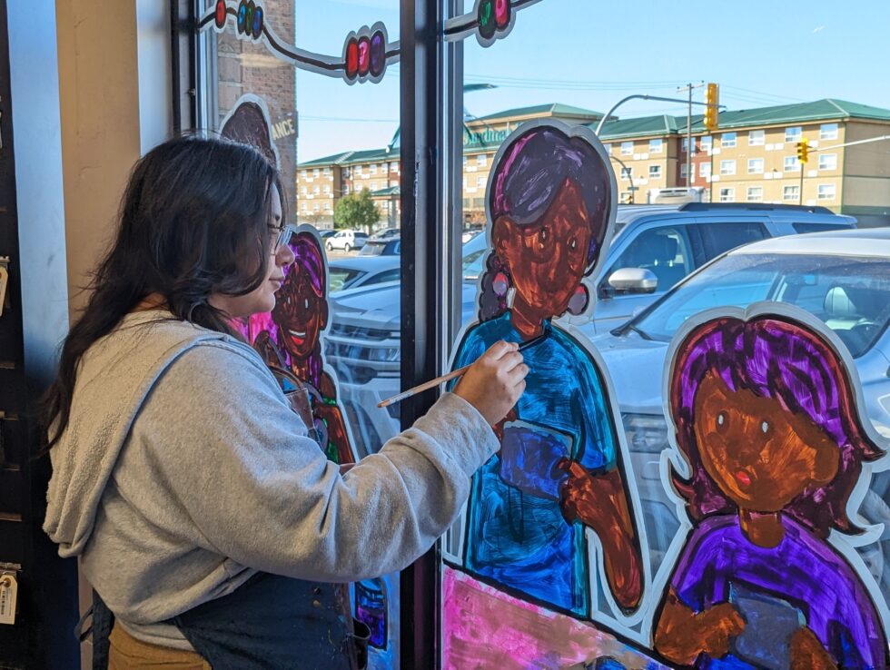 Saskatoon Indigenous beading store unveils new mural - MBC Radio
